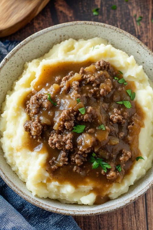 Ground Beef and Gravy Over Mashed Potatoes - That Oven Feelin