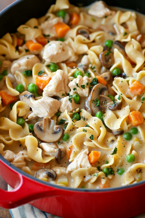 Creamy Chicken Pot Pie Noodles - That Oven Feelin