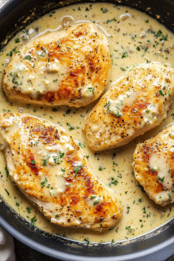 Creamy Garlic Chicken - That Oven Feelin